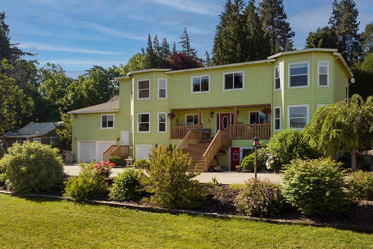 Guest Rooms | The Irish Inn